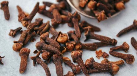 ¿Para qué sirve el clavo de olor? Condimento, anestesia y para ...
