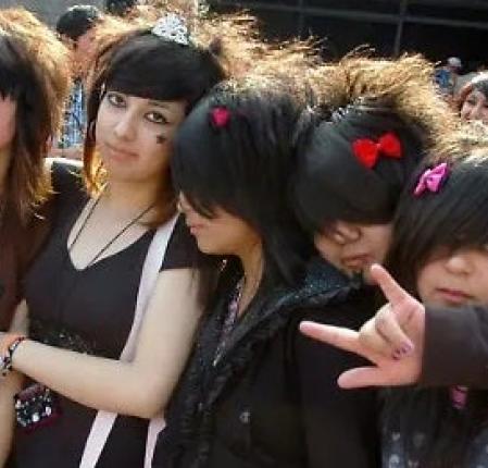 Un Clásico Así Fue La Pelea Entre Emos Y Punks Que Se Volvió Viral