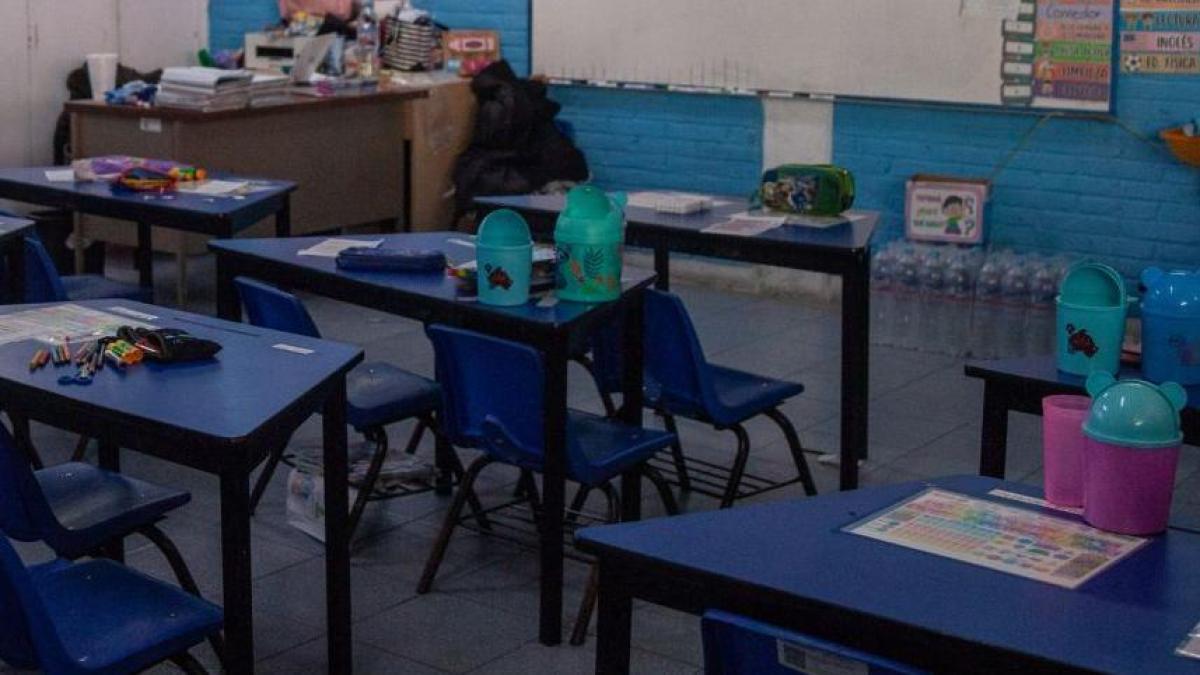Suspenden clases presenciales en Colima por violencia y bloqueos