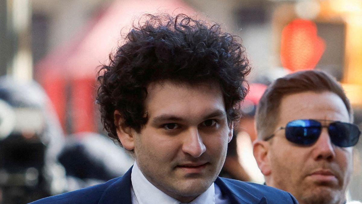Sam Bankman-Fried es sentenciado a 25 años por fraude multimillonario ...