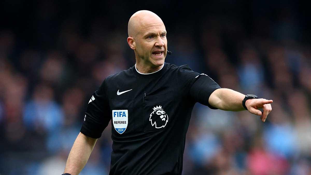 Anthony Taylor será el árbitro del PSG-Barcelona en Champions