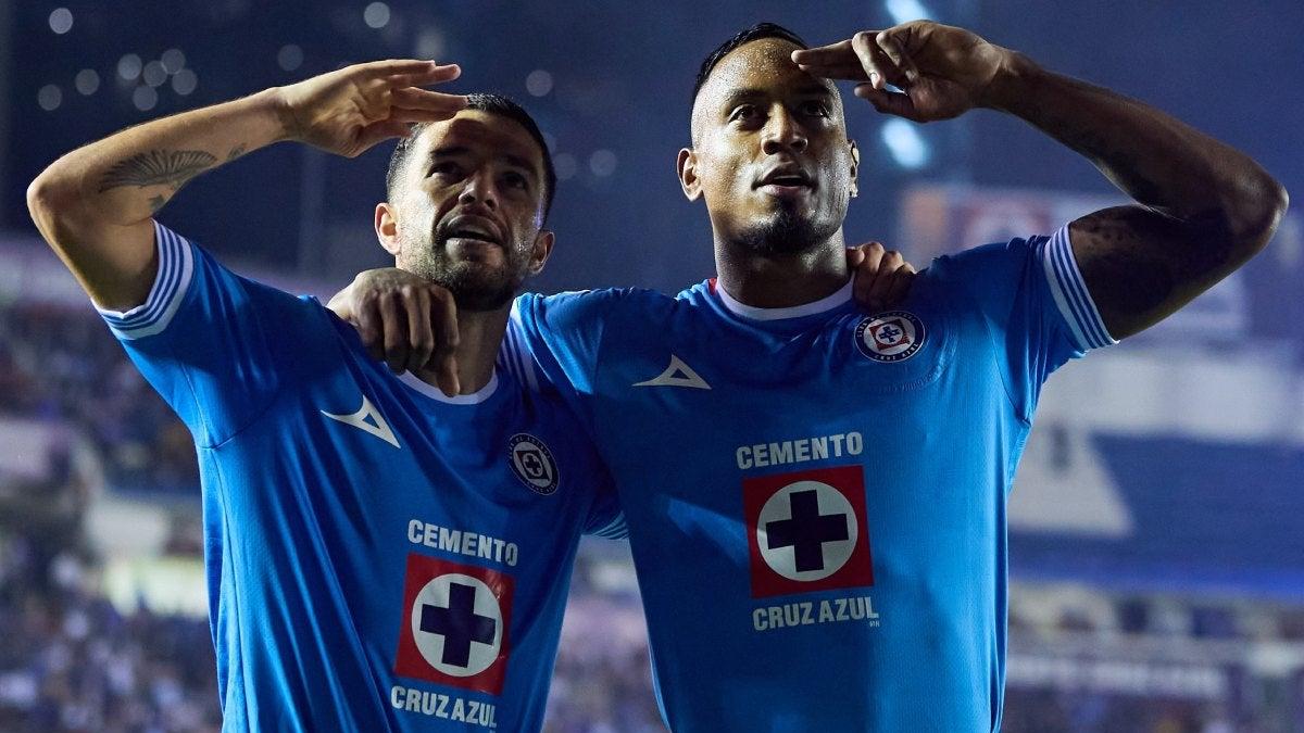 Cruz Azul se afianza al liderato tras derrotar a Chivas en partidazo