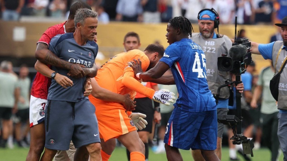 VIDEO: Luis Enrique agrede a jugador de Chelsea tras perder la final
