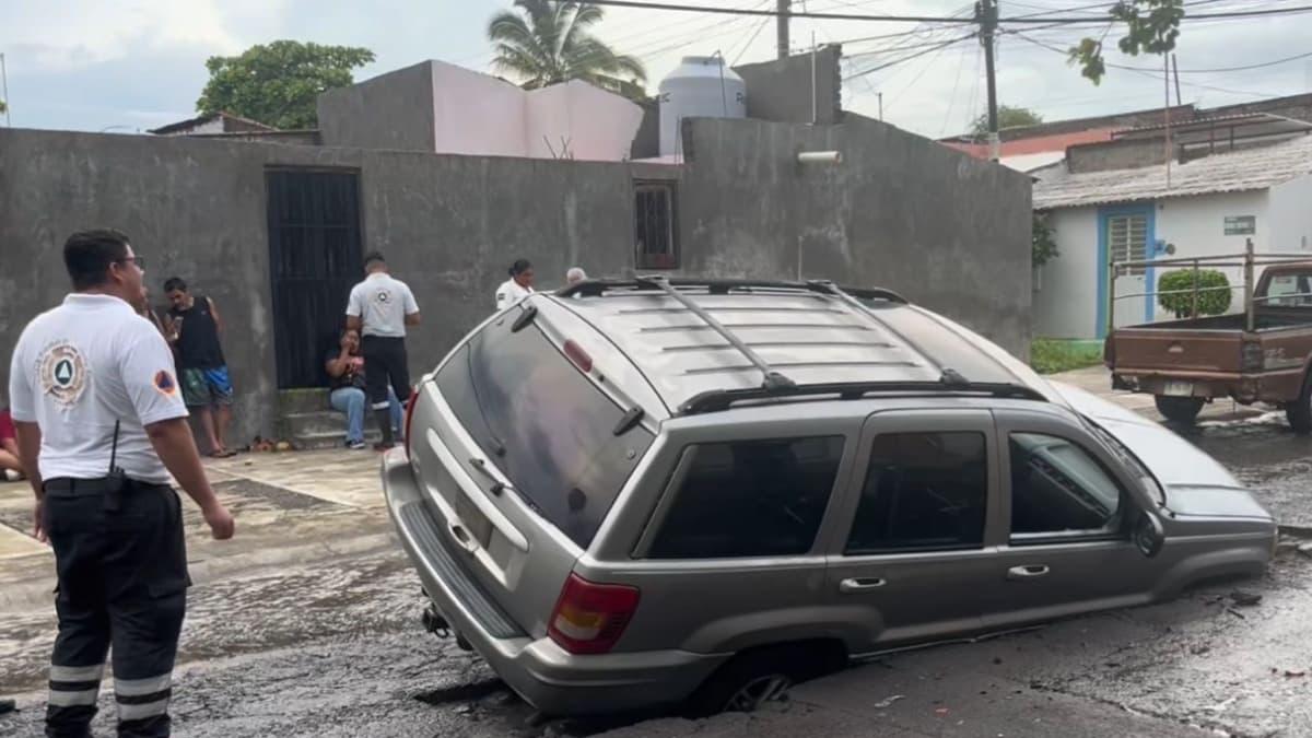Se inunda zona conurbada de Colima; denuncian trabajos mal ejecutados