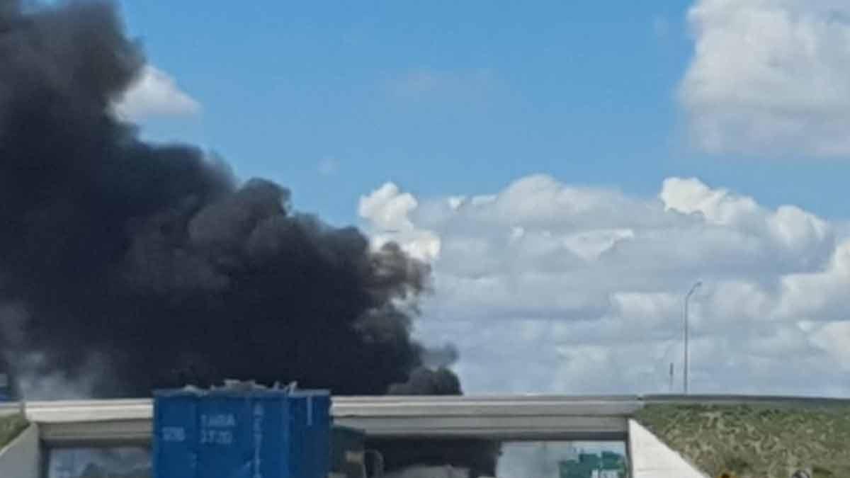 Pipa choca contra tráiler en Apodaca; autoridades atienden la ...