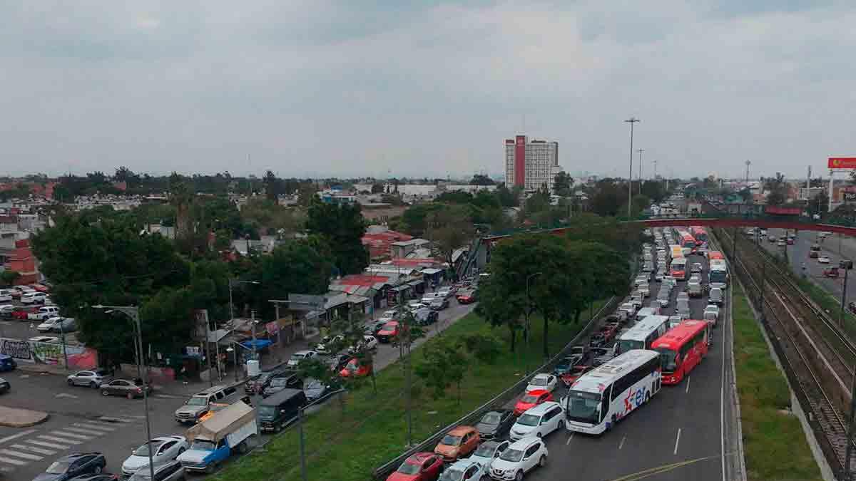 Bloqueo en Calzada Ignacio Zaragoza; comerciantes exigen apoyo tras ...