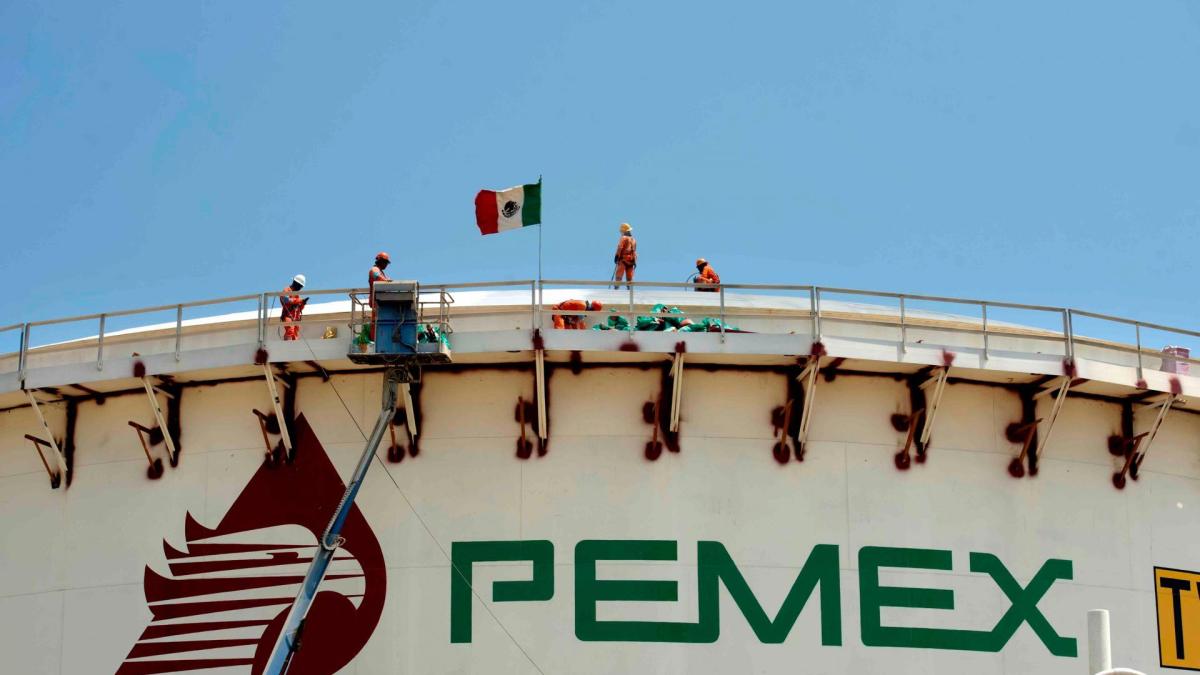 Pemex reporta baja de deuda y mayor producción de combustibles en 2026