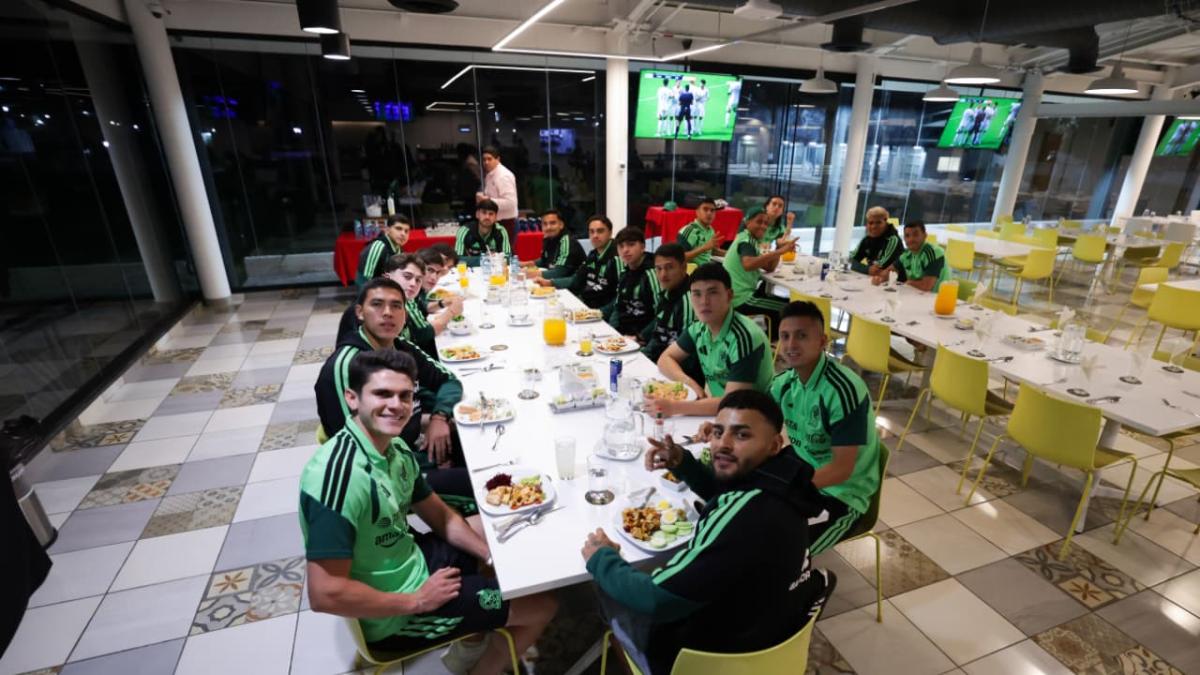 El Tri cena en el CAR mientras el Toluca cumple el pacto de Aguirre: La ...