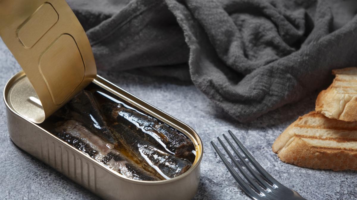 Retiran pescado ahumado por riesgo de bacteria mortal